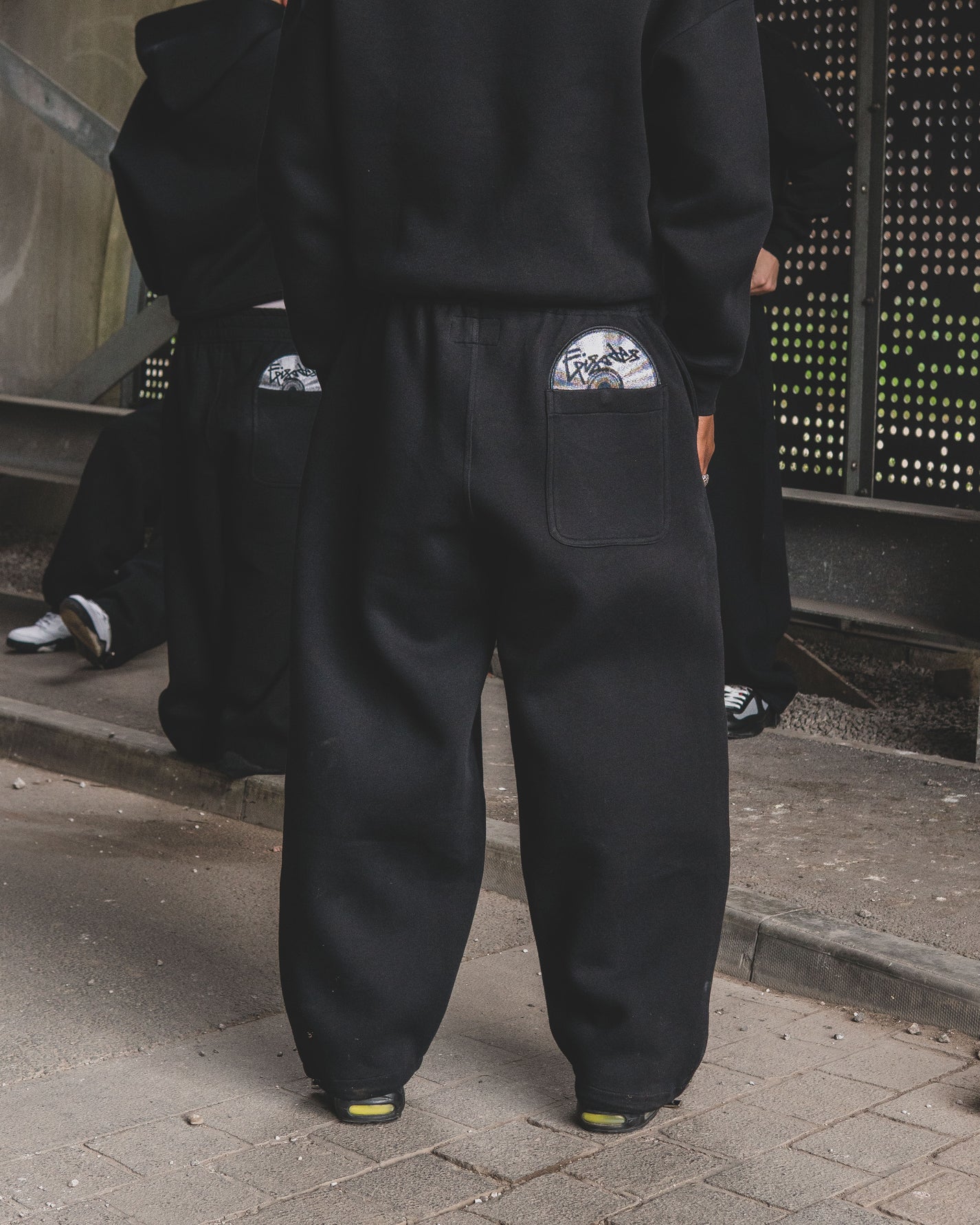 Disc Baggy Joggers Black [630GSM] - The Episodes Project